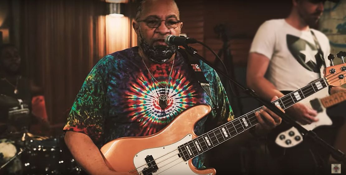 Legendarny basista George Porter Jr. opowiada o swojej słabości do ...